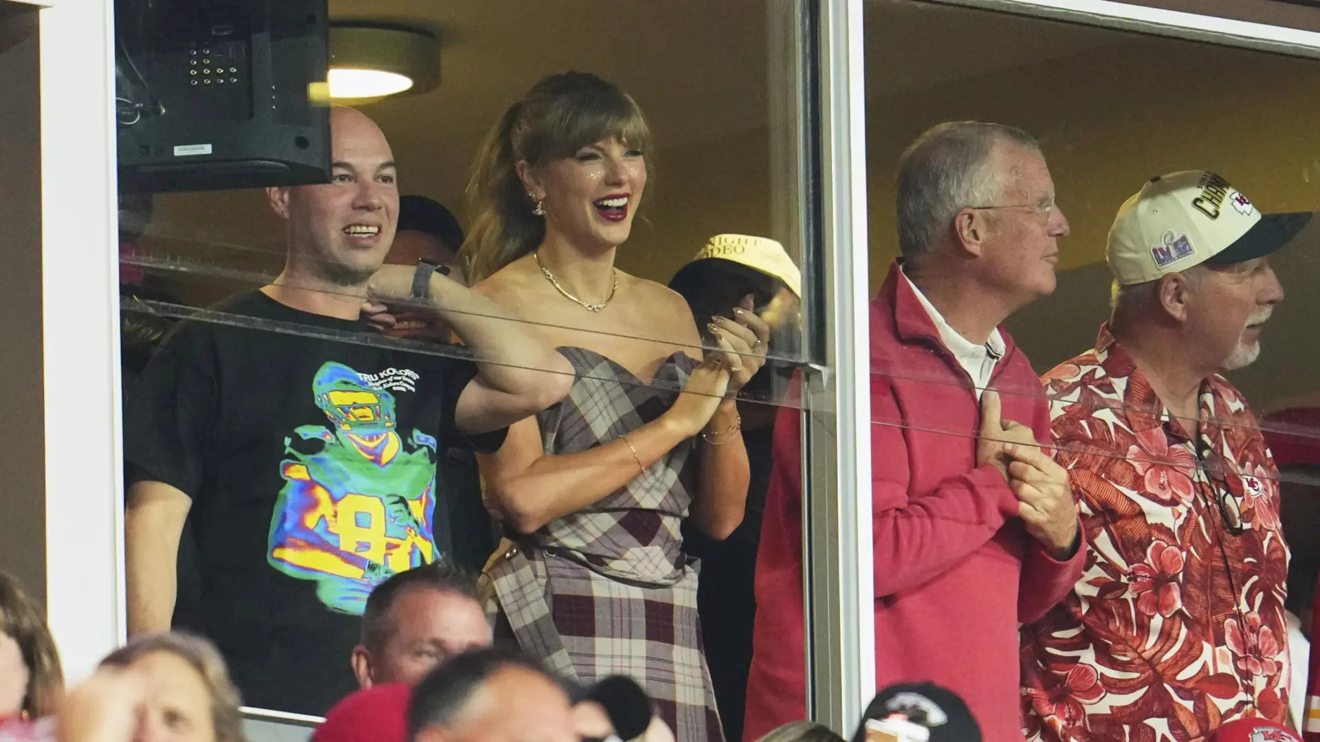 Gracias a Taylor Swift esta empresa ingresó más de un millón de dólares ...