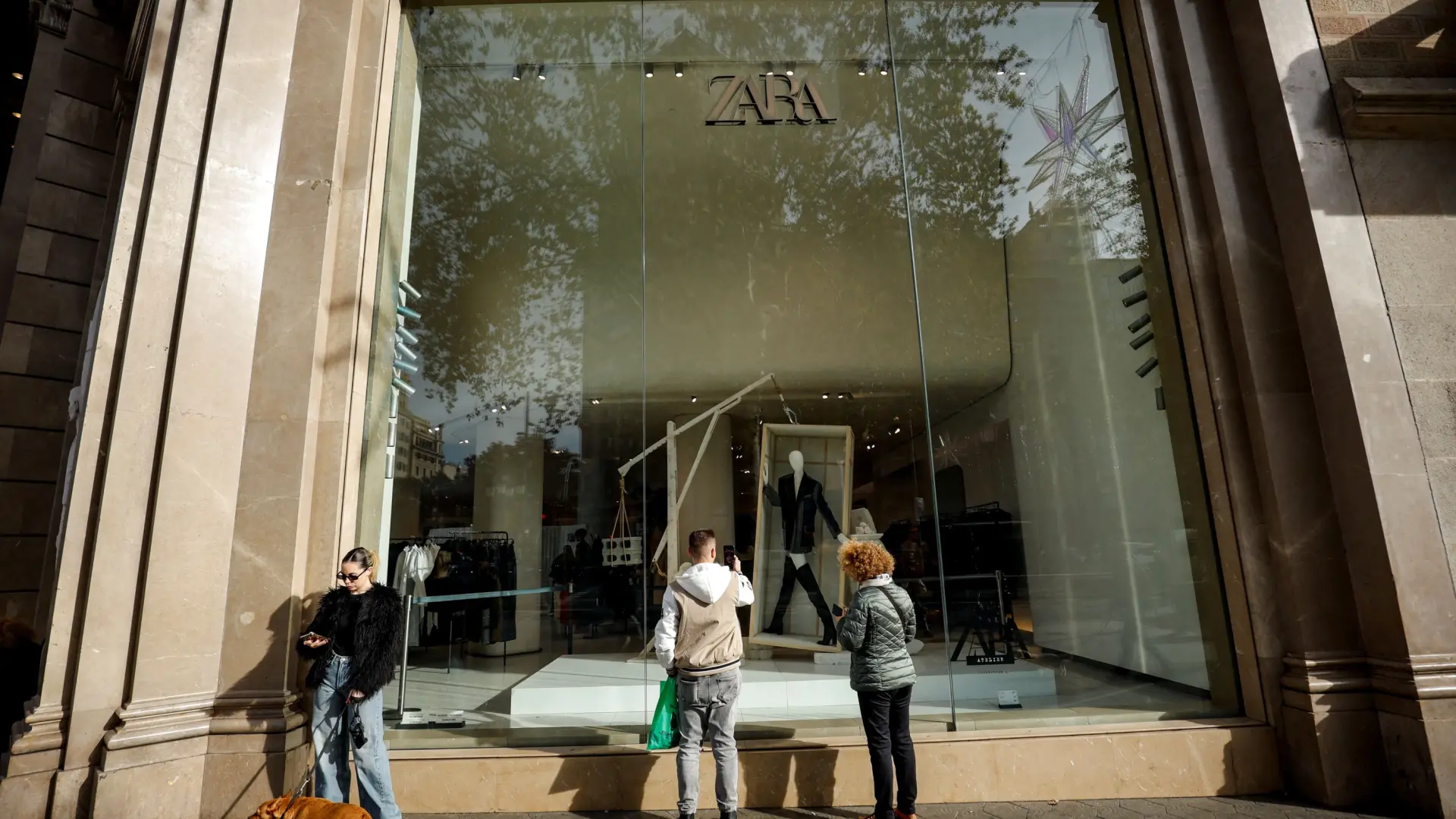 ¿Cuándo empieza el Black Friday en Inditex? Las rebajas de Zara, Massimo Dutti, Bershka ...