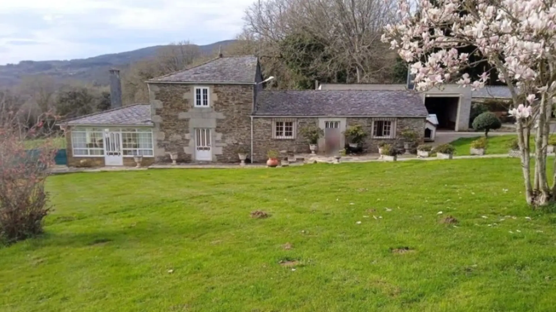 Comprar nuda propiedad en Galicia: estos pisos y chalets pueden ser ...