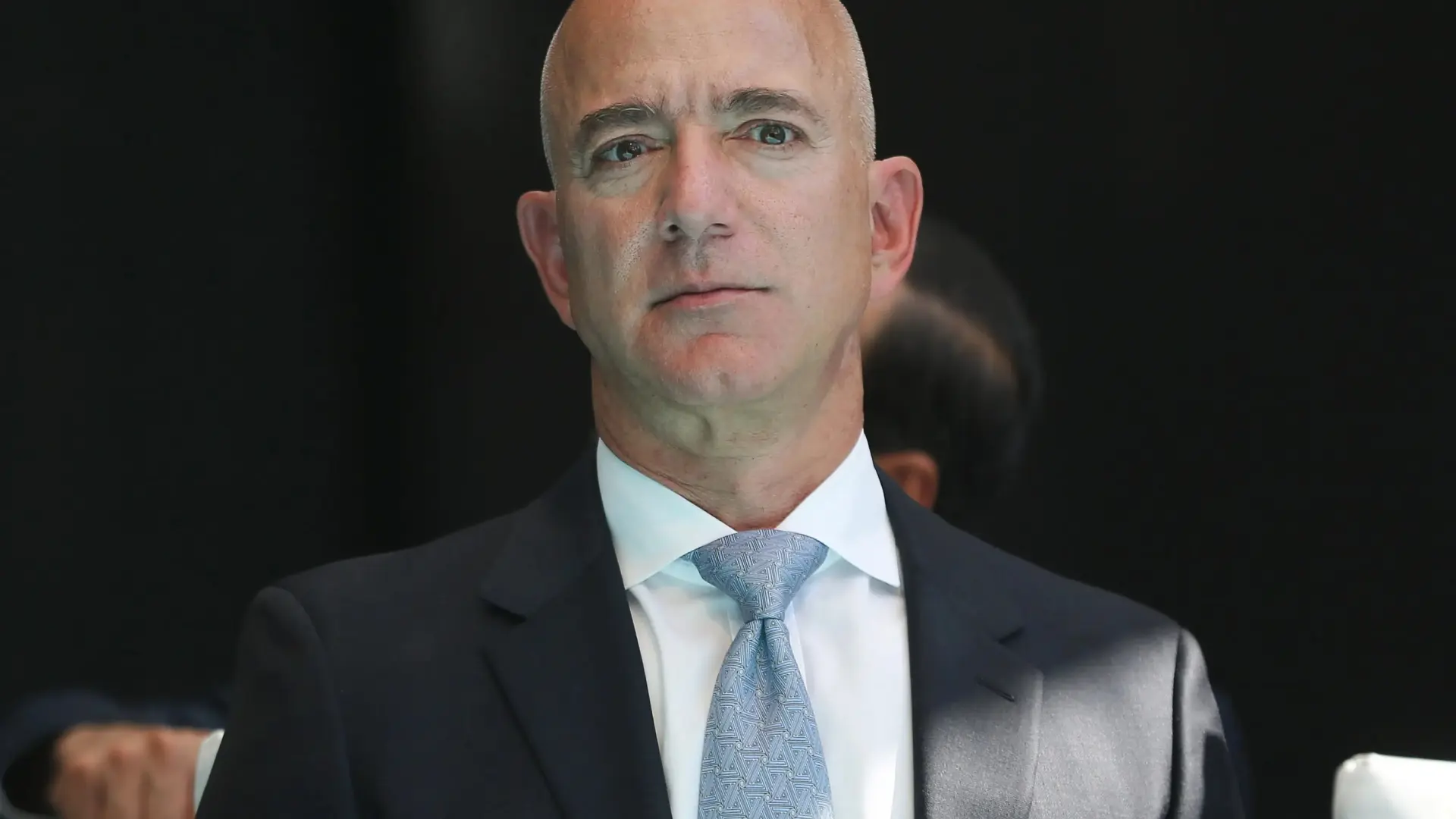 Jeff Bezos tiene nuevo trabajo como CEO de una startup de IA que ha ...