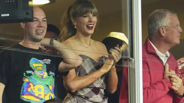 Gracias a Taylor Swift esta empresa ingresó más de un millón de dólares ...